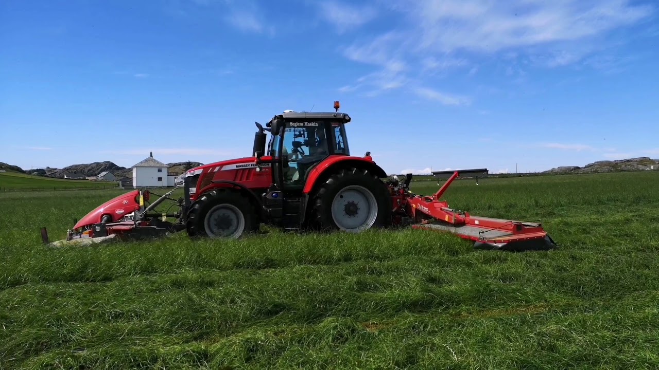 Massey Ferguson 6718s med MF butterfly. MF DM 306 og DM 8312 - YouTube