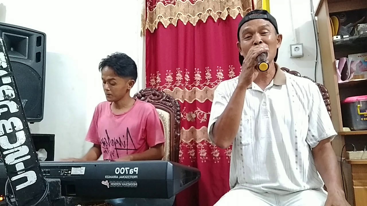 Batu tagak cover Ujang ilir..minang lamo suara mantap - YouTube