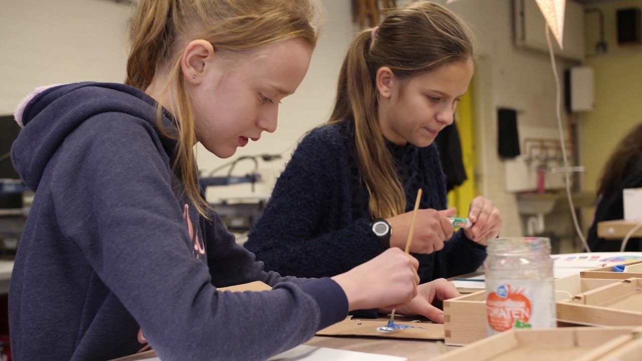 Promotievideo Comenius Lyceum Capelle - YouTube