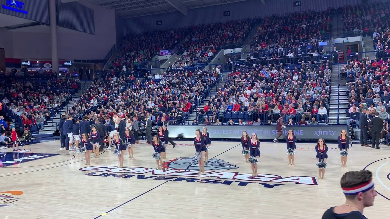 Gonzaga Dance Team “All I Want For Christmas Is YOUU” - YouTube