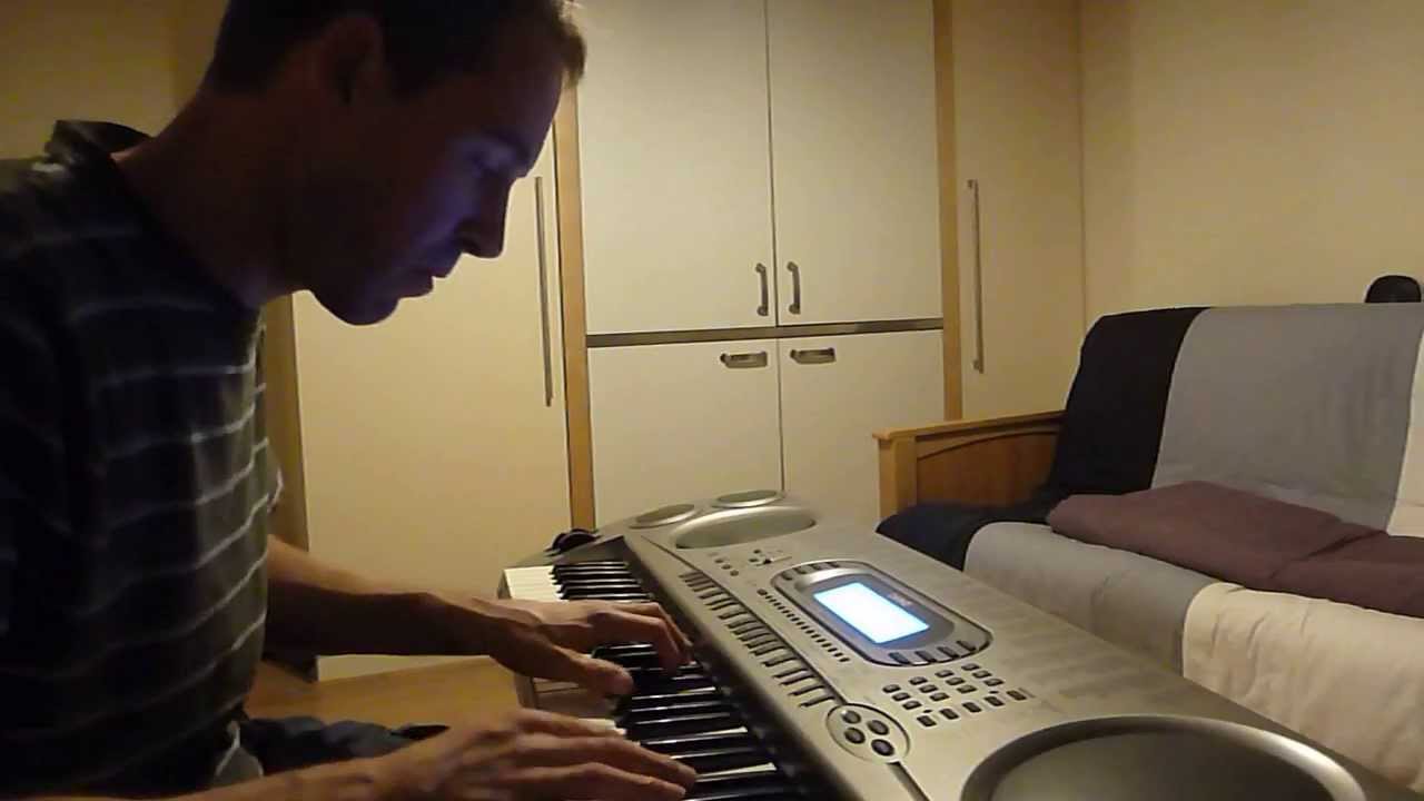 Diamonds by Rihanna, piano cover by Nige B - YouTube