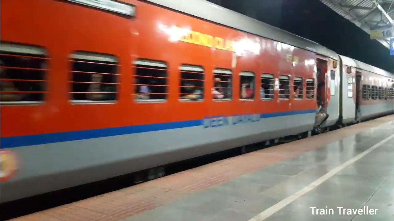 Thiruvananthapuram Central To Lokmanya Tilak Terminus Netravati Express Arriving Thalassery ...