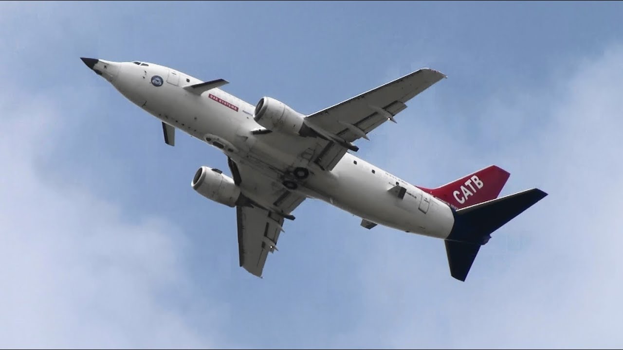 The CATBird passed over my head ! NAS FortWorth JRB - YouTube