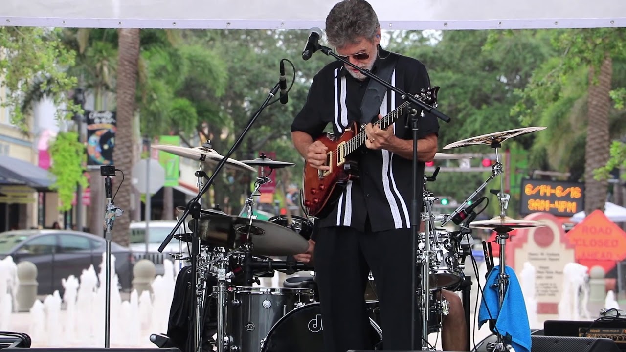 The earl Band performs Rebel Yell - YouTube