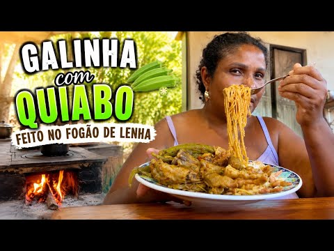 COMENDO GALINHA COM QUIABO FEITA NO FOGÃO DE LENHA! 😍 COMIDA DE ROÇA