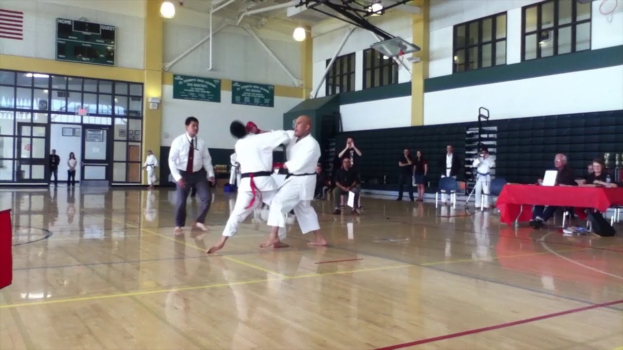 Shotokan Karate Institute - Kumite - YouTube
