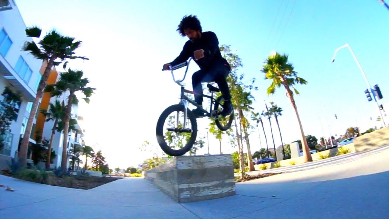 BMX - HOW TO NOSE BONK 180 WITH LAHSAAN KOBZA - YouTube