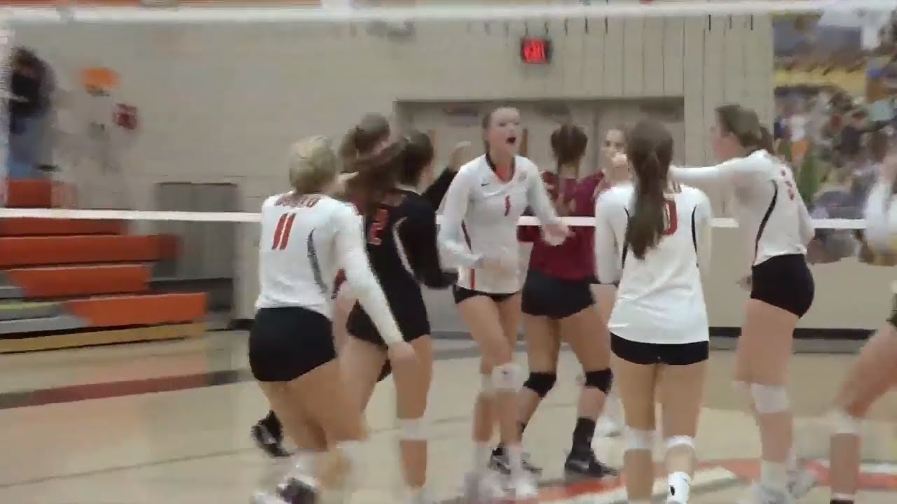 Osseo Beats Rival Maple Grove in Section Volleyball - YouTube