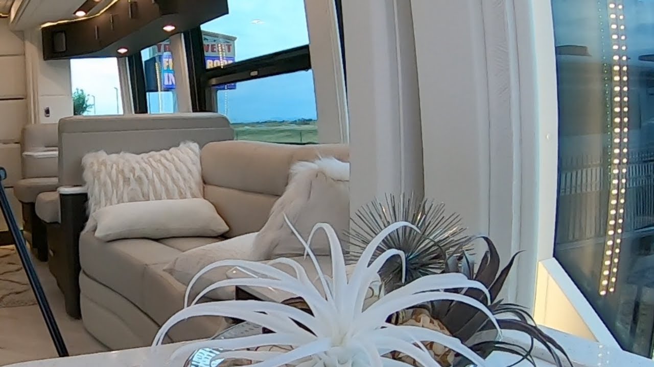 TOUR OF $1.95 MILLION PREVOST EMERALD COACH RV - YouTube