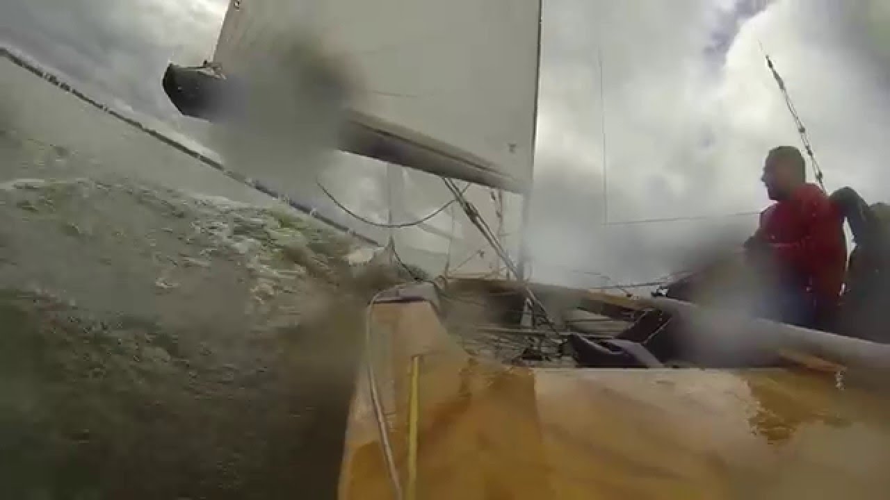 FD sailing at 25 knots - YouTube