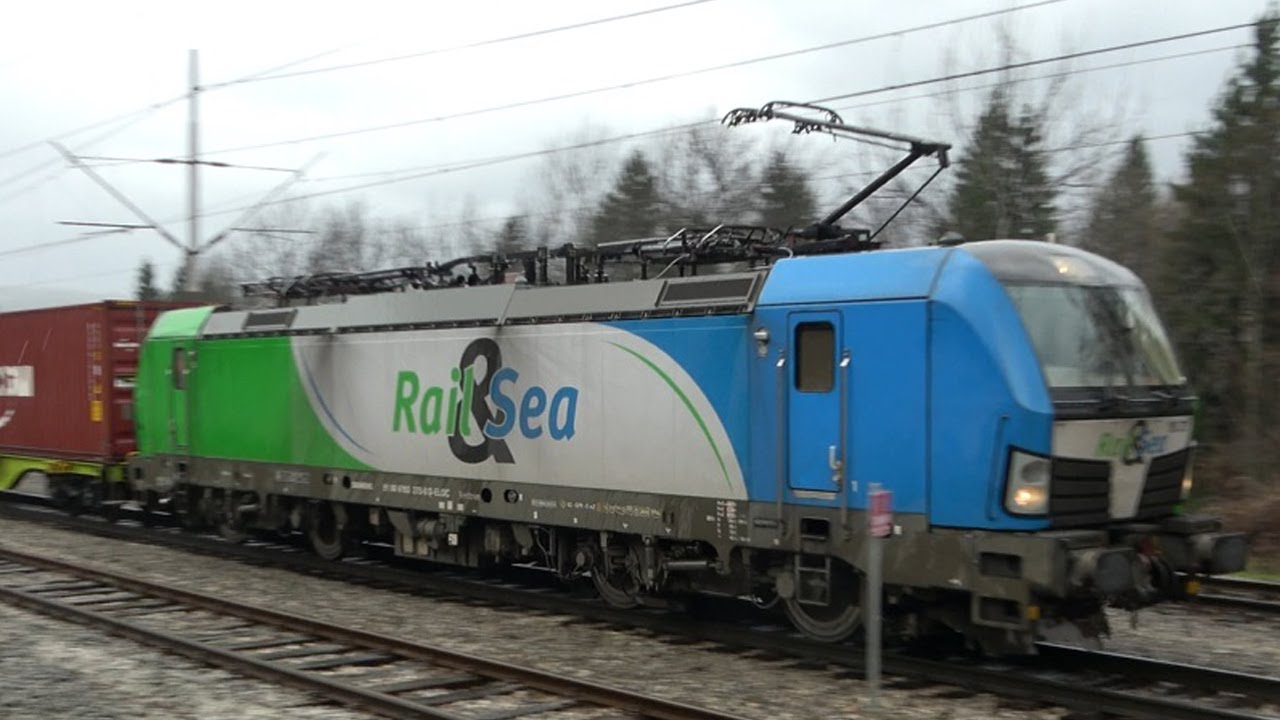 Rail & Sea freight intermodal train, Locomotives: Simens Vectron 9181 ...