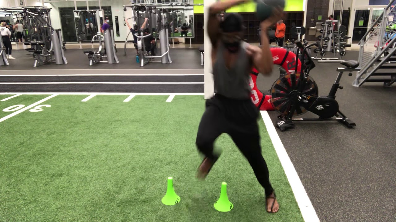 Med Ball Shoulder to shoulder Shuffle - YouTube