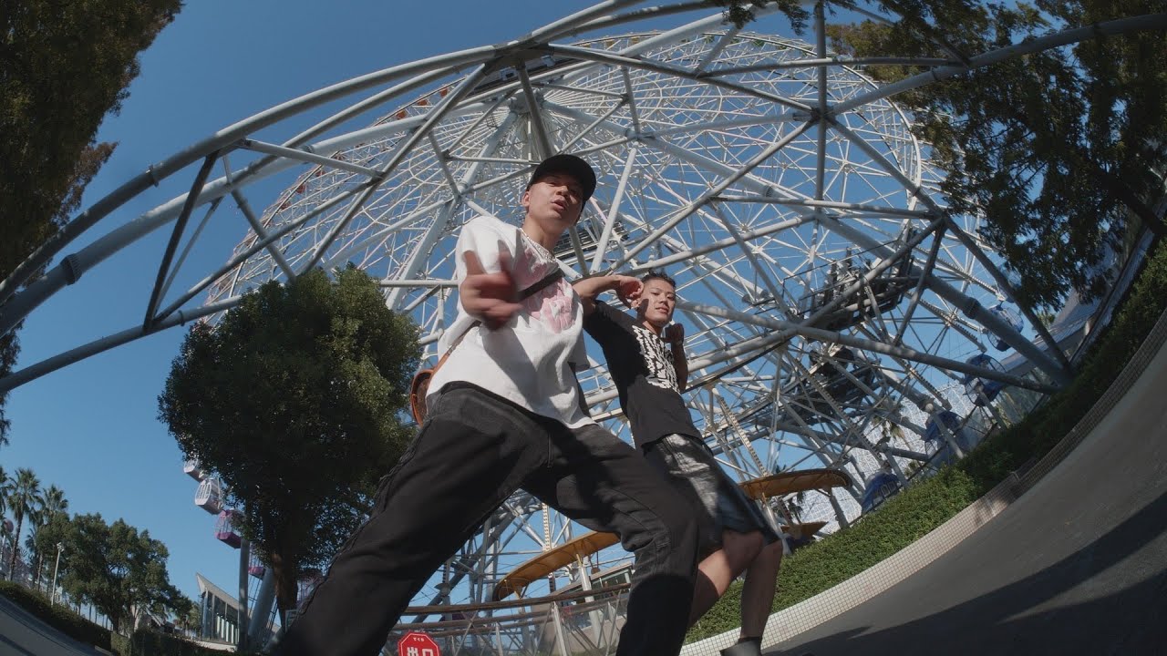 DADA & AZU - 次どこ行く? (Official Video) - YouTube