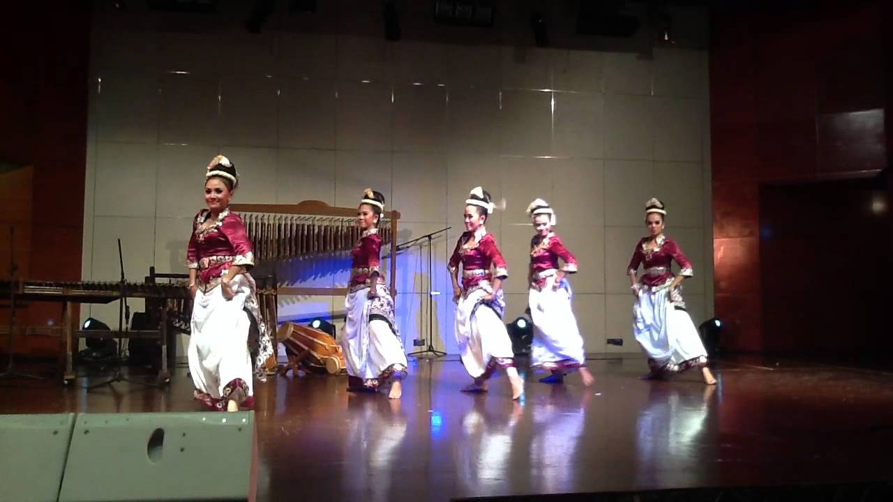 Tari Sunda "Jaipong Jatining Diri" @ Halal Bihalal IKA-UNPAD, Balairung ...