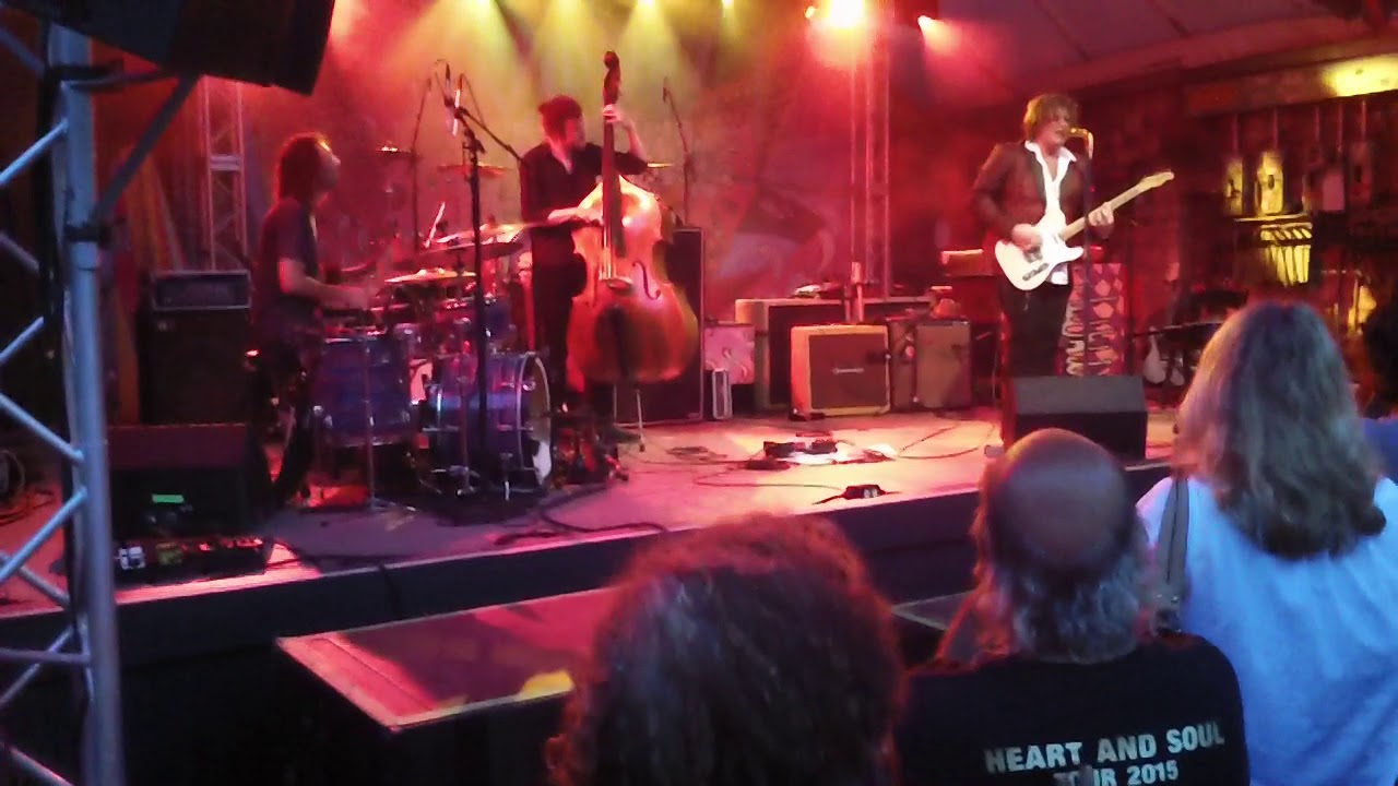 JD Simo playing a Grammatico Kingsville amp at Stubb's in Austin TX ...