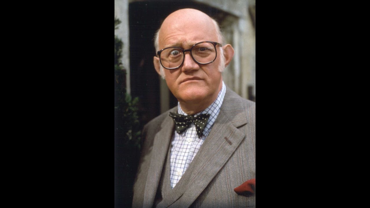 RIP Dead Legends: Nicholas Smith - YouTube