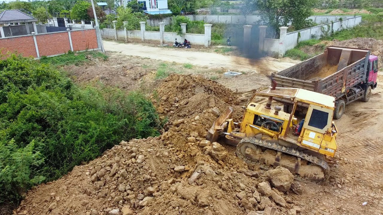 Nicely Project! Bulldozer KOMATSU D58E Power Pushing Land Filling With ...