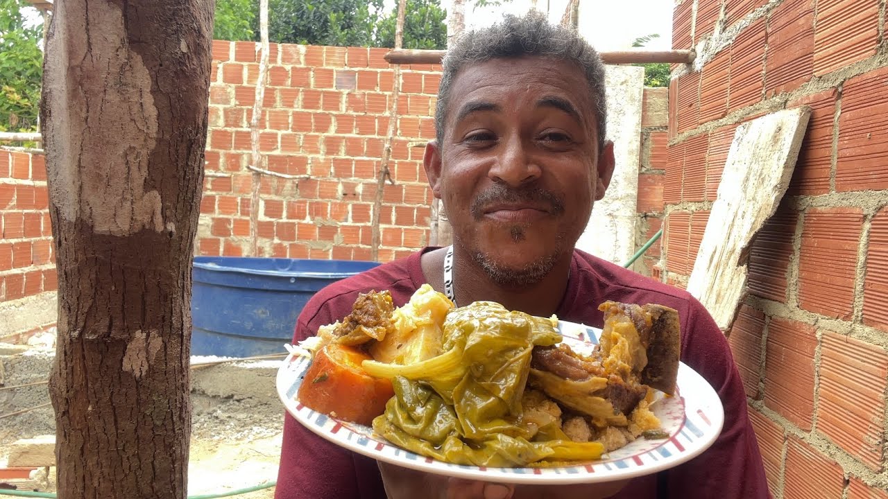 Almoçando de mão na construção aquele isopado com verduras - YouTube