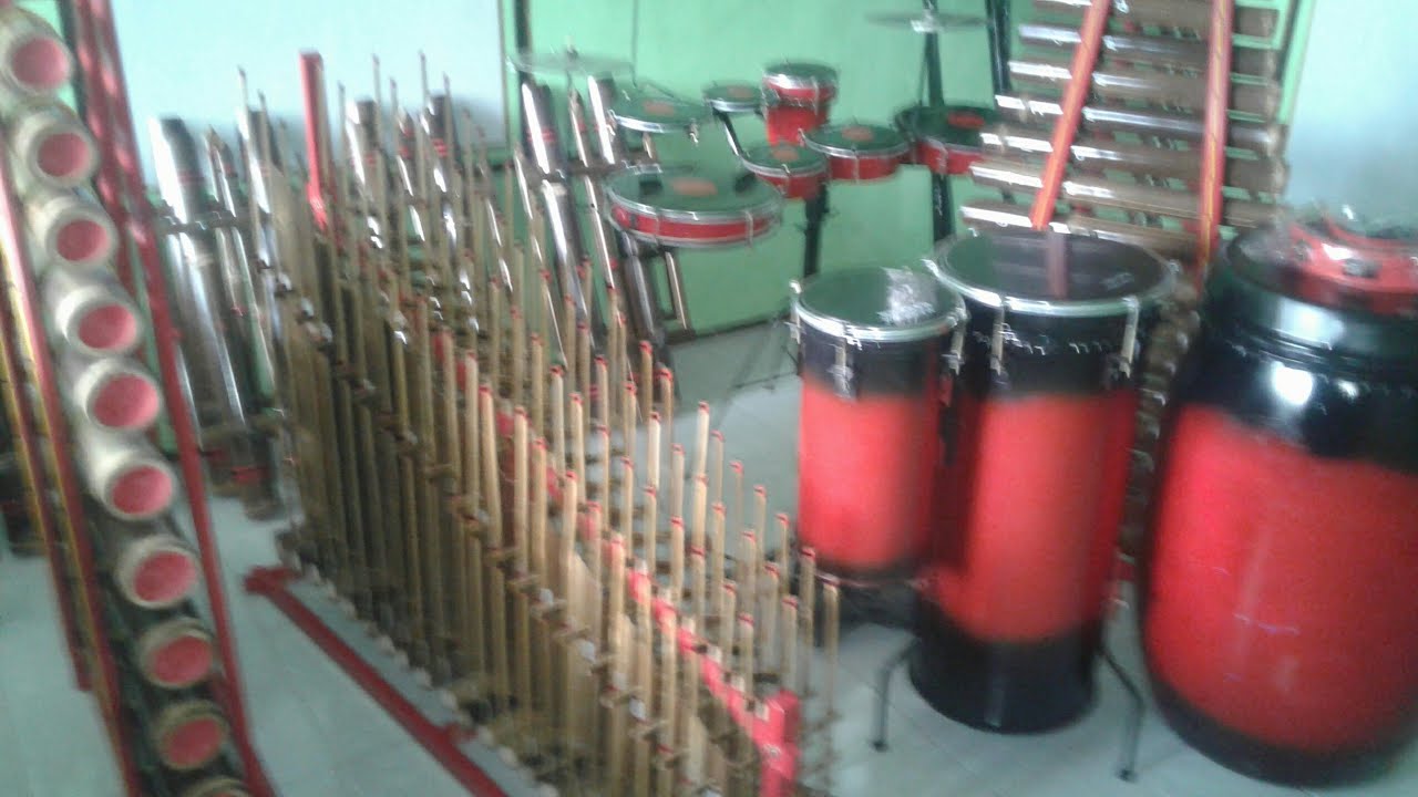 Angklung satu set - YouTube