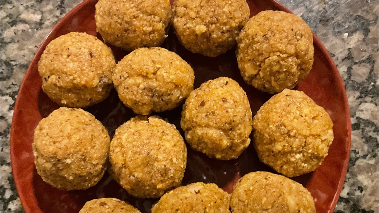 Coconut-Gur Laddu ਗੁੜ ਅਤੇ ਨਾਰੀਅਲ ਲੱਡੂ - YouTube