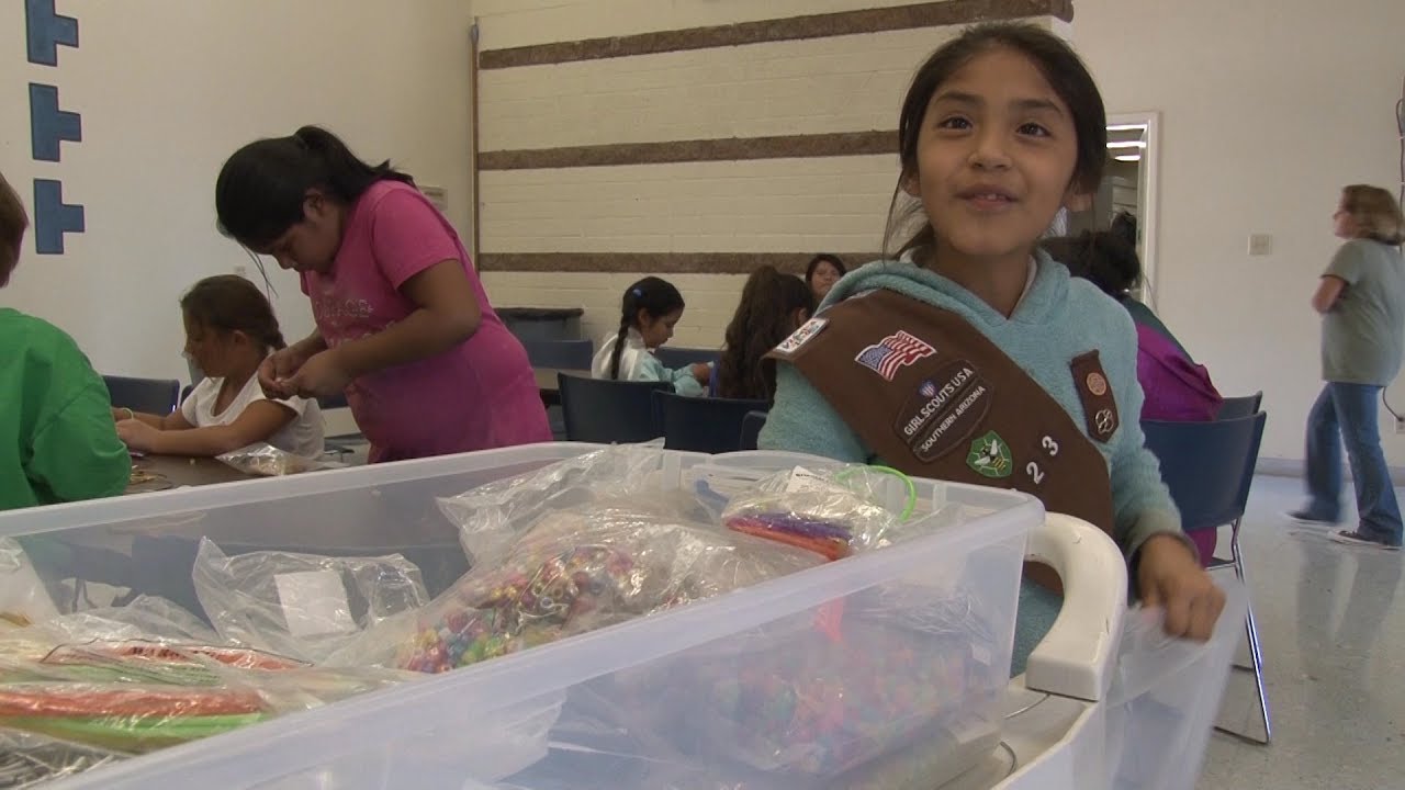 Girl Scouts Earn Native American Badge At Cocopah - YouTube