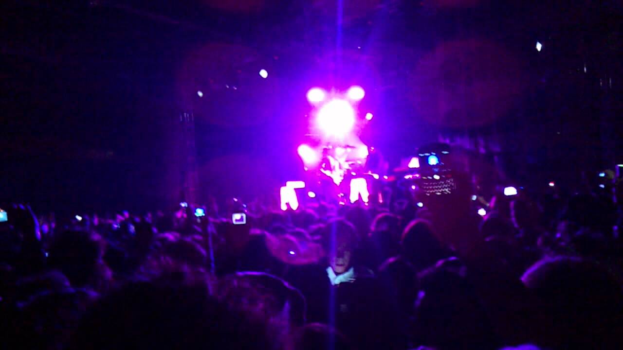 Chromeo - Intro - Fancy Footwork (One music & arts festival).mp4 - YouTube