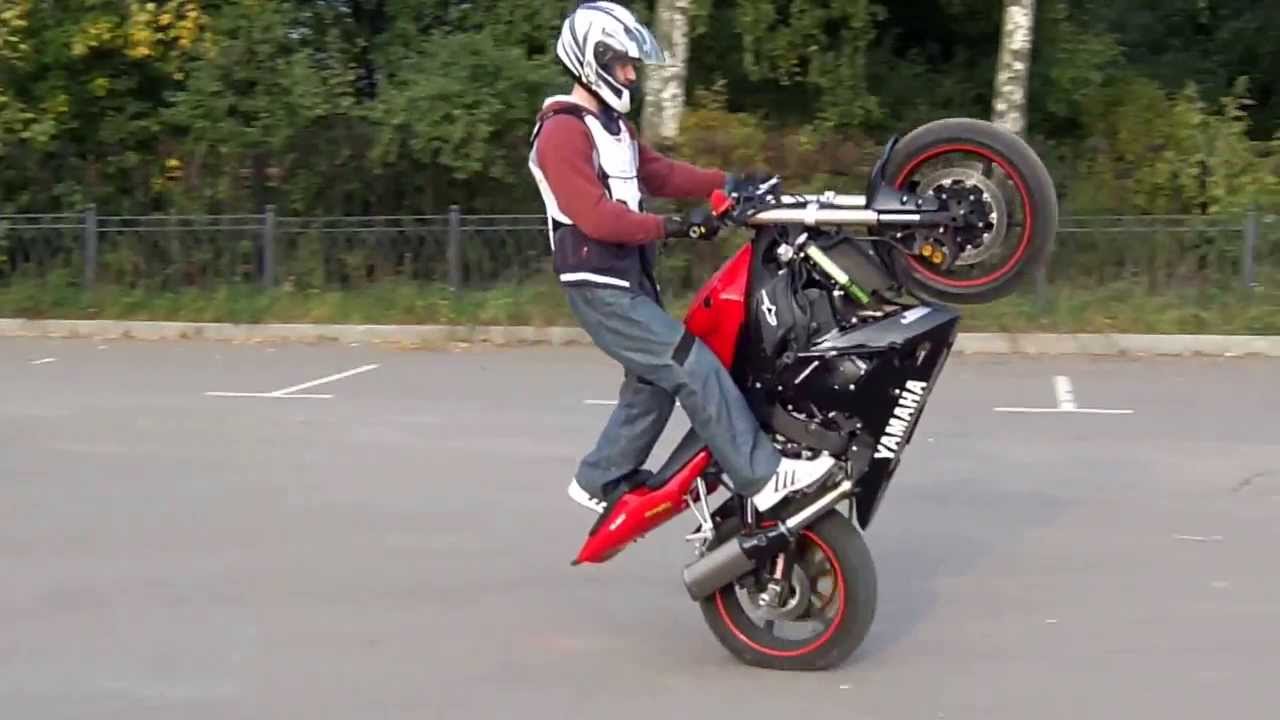 R6 R1 Yamaha Wheelie