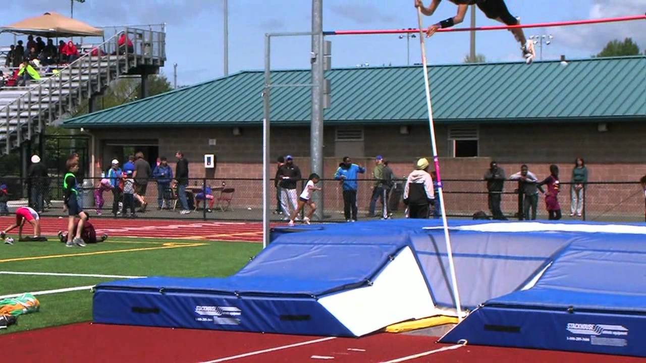Rainier Beach Track & Field Meet 5-5-2012 100M, Pole Vault - YouTube