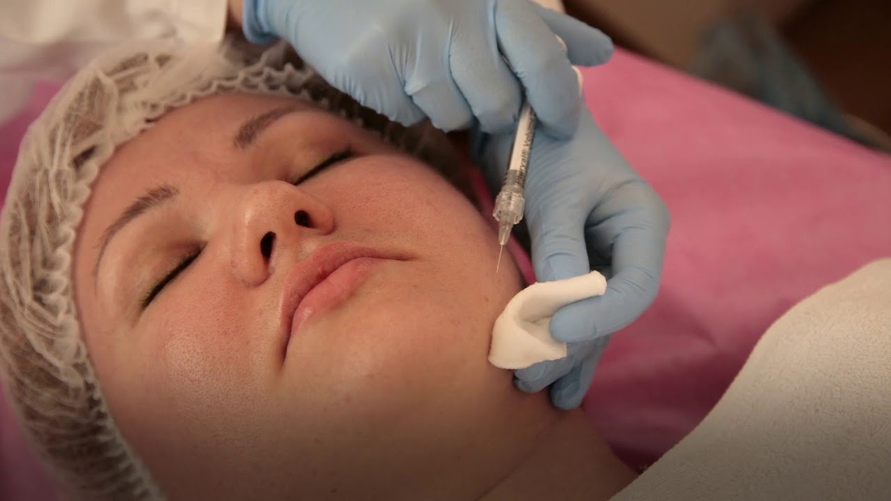 What is a dermatologist? - YouTube