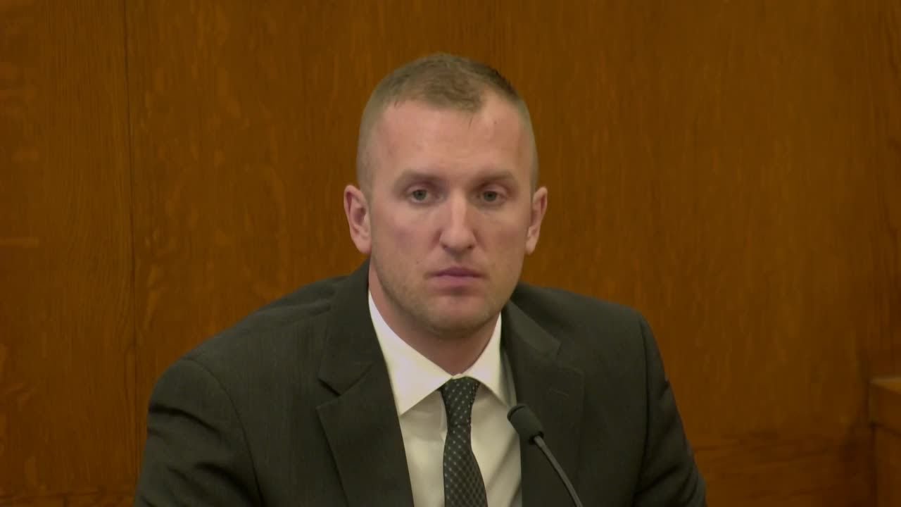 Former Milwaukee police officer accused of homicide taks the stand ...