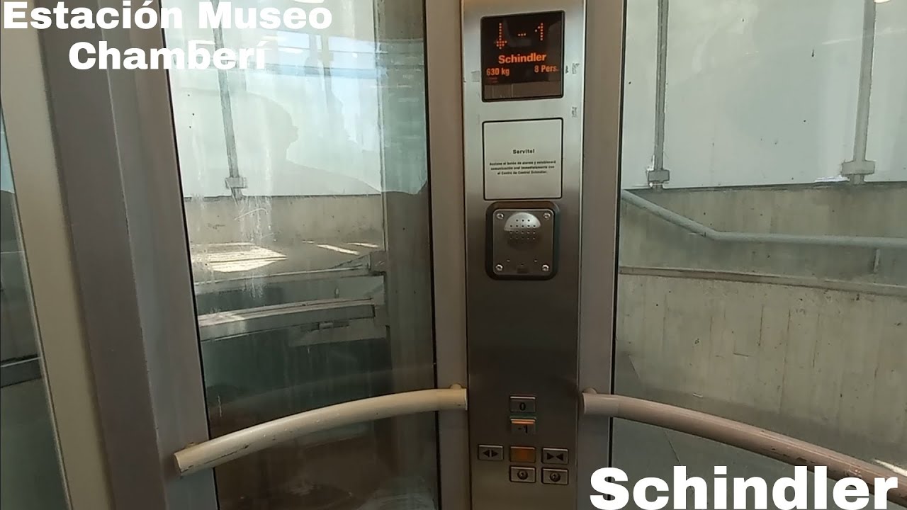 Ascensor Schindler hidráulico del 2007 en la Estación Museo Chamberí ...