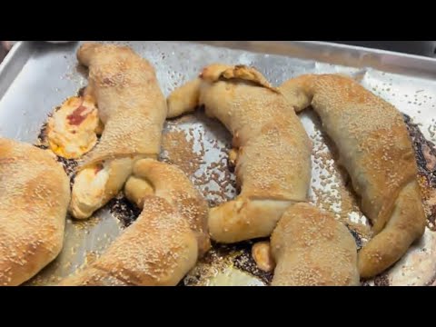 La Crozza Pizza Roll - YouTube