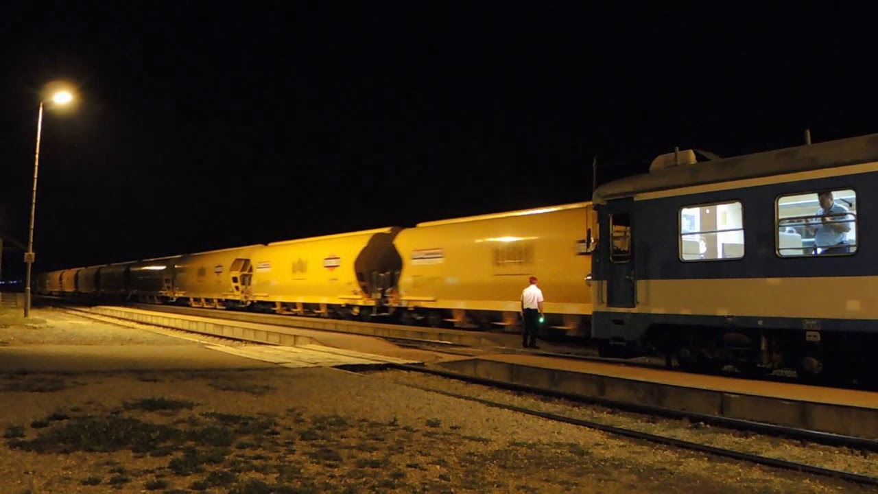 International corn train Hungary-Italy - YouTube