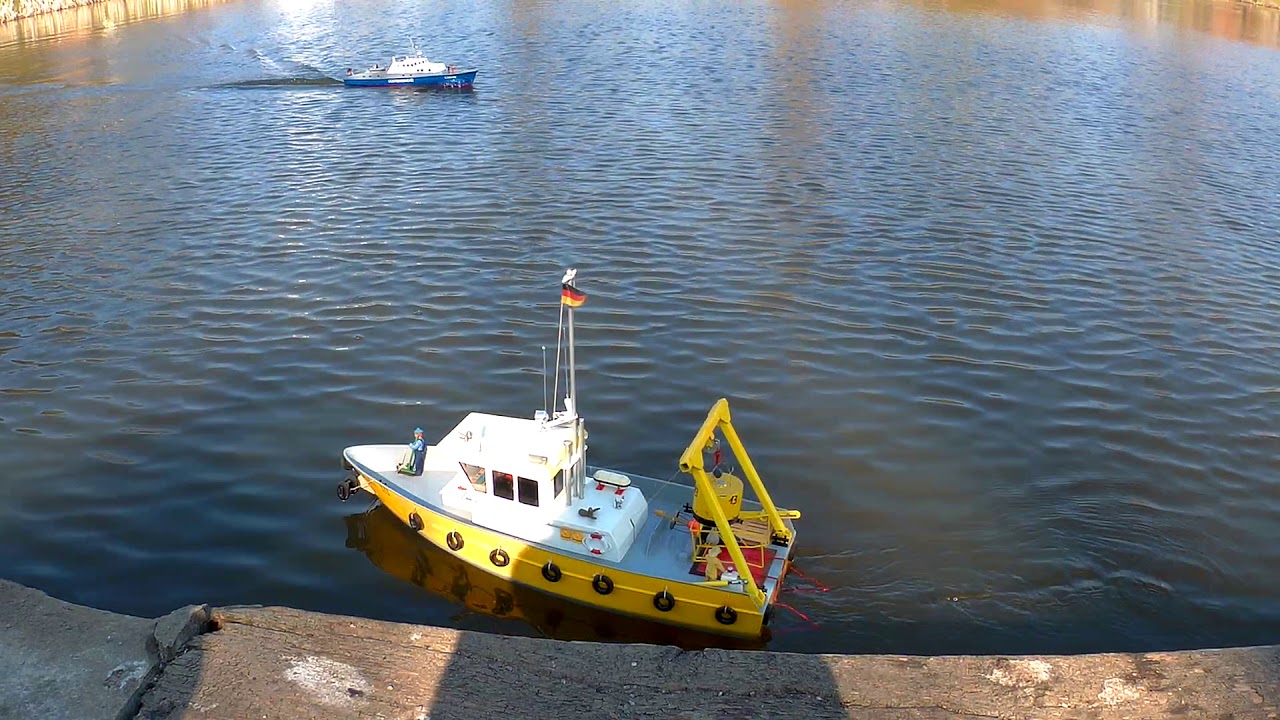 Rc Boot Paula 3 von Robbe mit Bugstrahlruder - YouTube