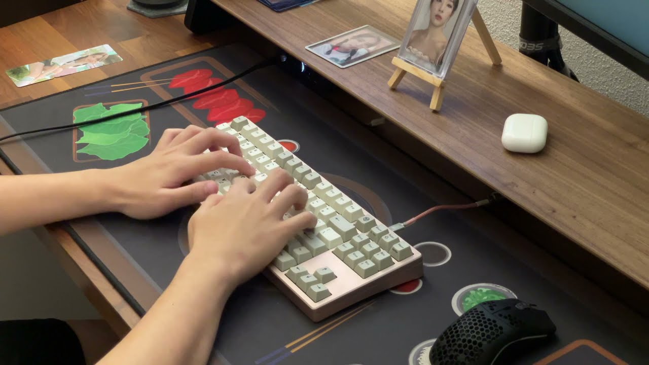 KFE CE by Monokei/Bisoromi with HG Blacks Keyboard Typing Test - YouTube