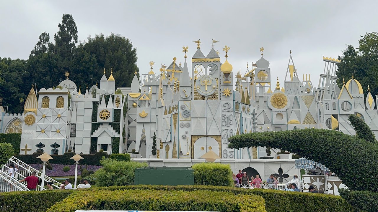 It’s a Small World | Disneyland Park | Final Verse - YouTube