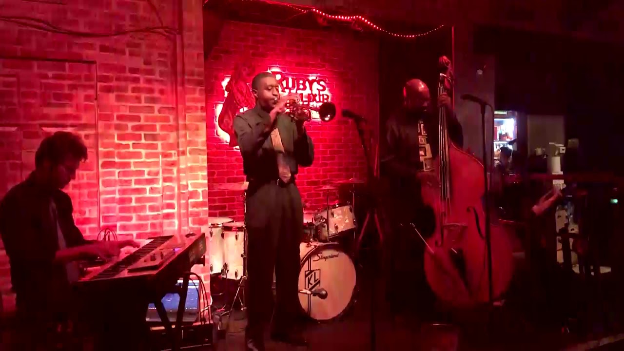 Le Jazz Live The Famous Ruby's Elixir - YouTube