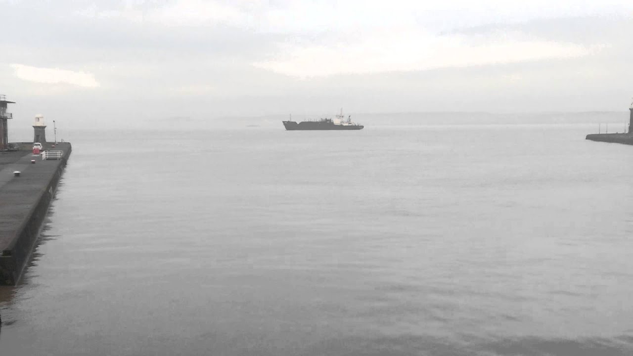 Bristol Port, Avonmouth entrance dredging - YouTube