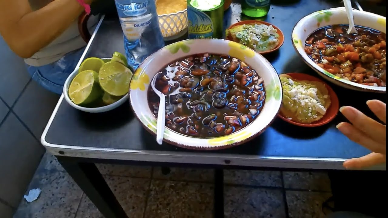 comiendo coctel de conchas en santa ana el salvador CA. - YouTube