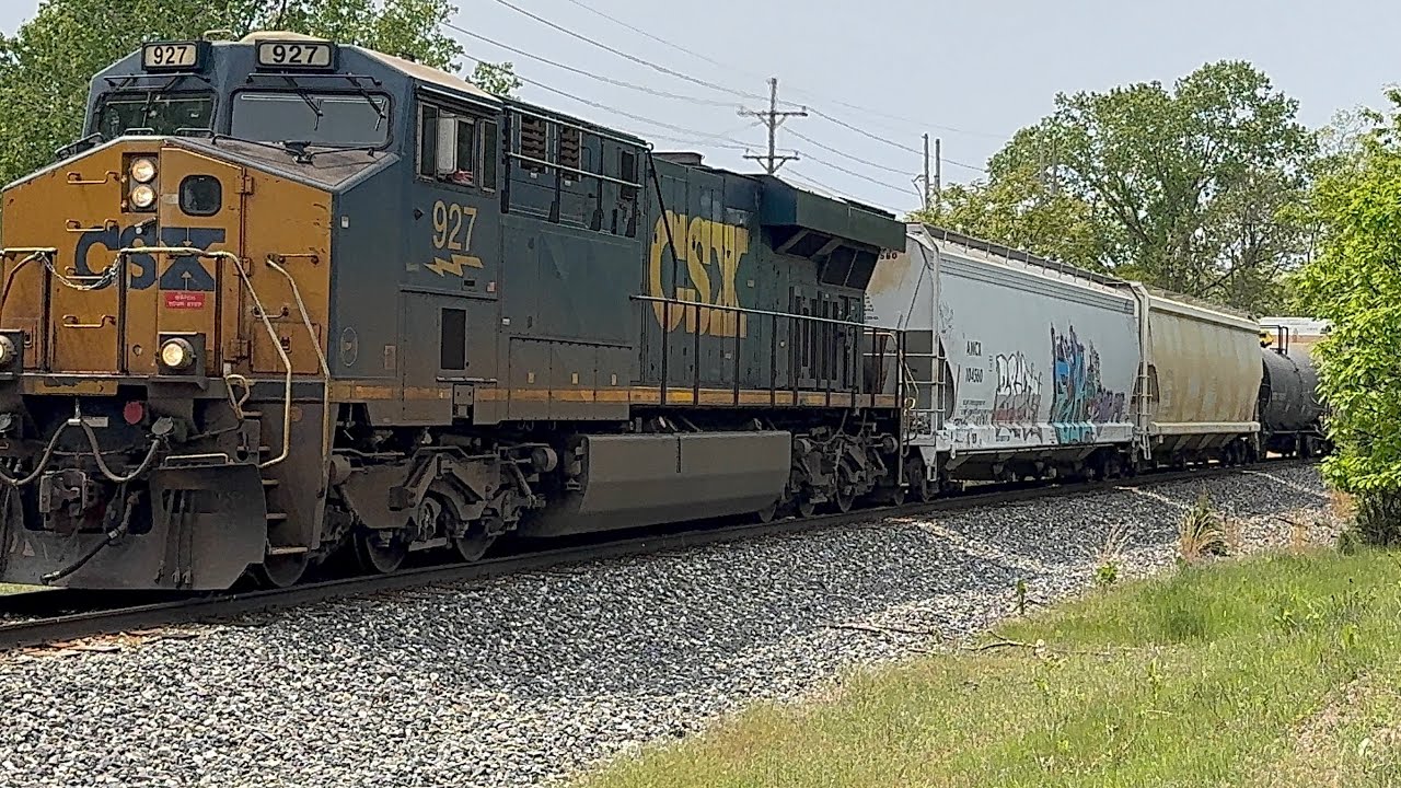 CSX 927 Leads L303-31 Around the Curve / Rear DPU Action | Conductor ...