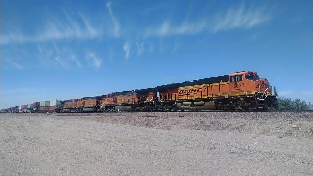 EB BNSF Port Stack Train At Daggett Ca! #bigbossrailfanner - YouTube