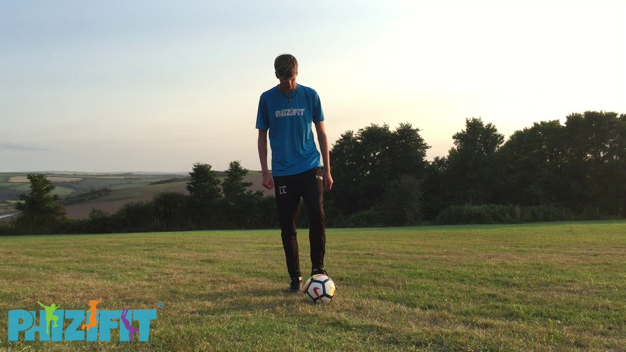 Phizifit - Football keep ups with a bounce - YouTube