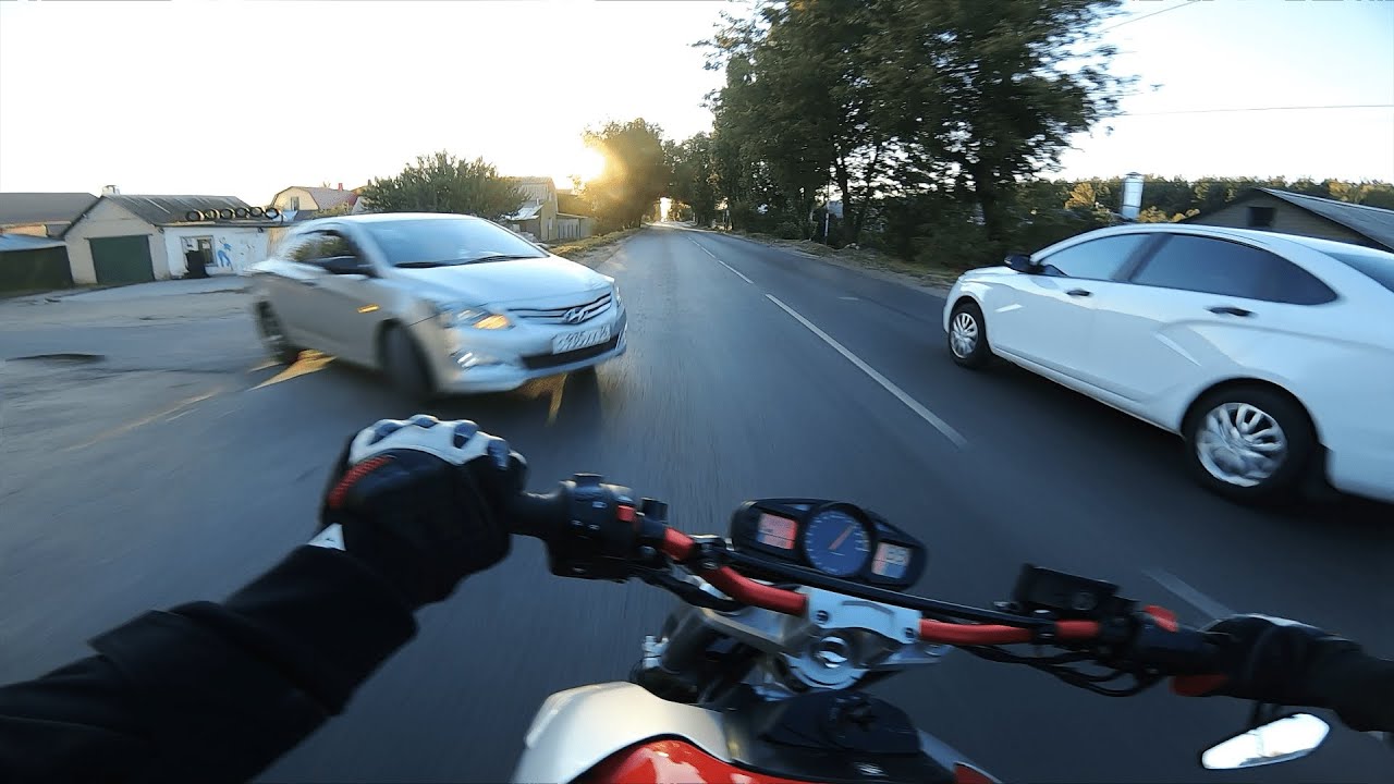 Ушел от жесткой аварии на мотоцикле 😨 VERY CLOSE CALL ON MOTO (4K) # ...