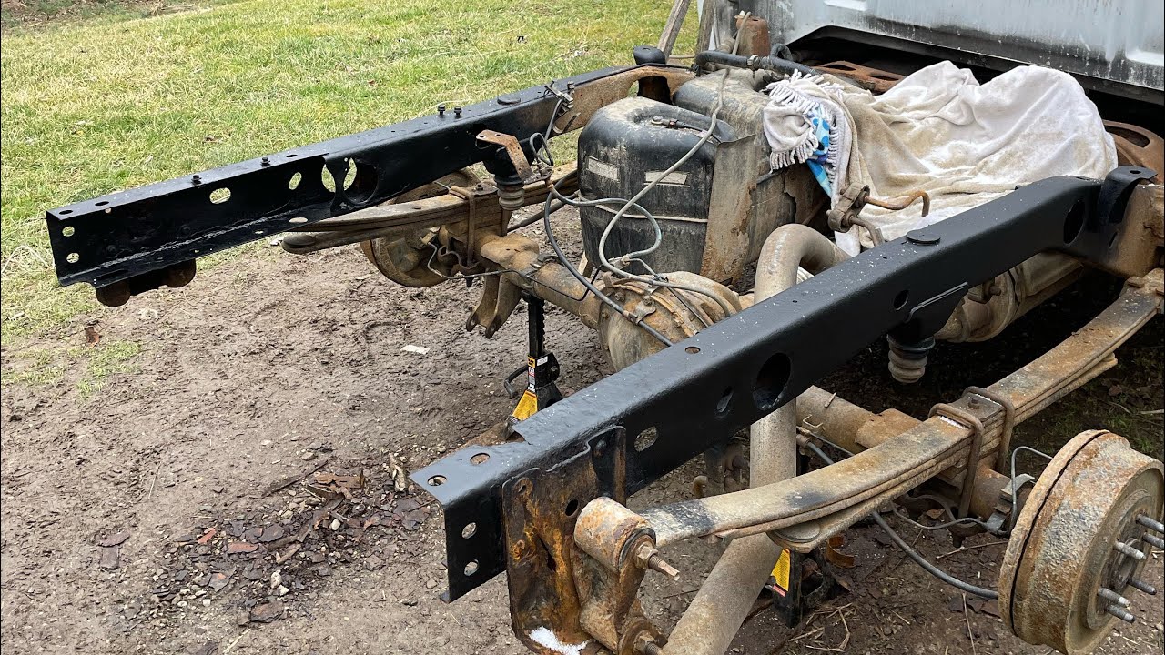 2008 GMC Sierra 1500 frame rebuild pt 3 - YouTube