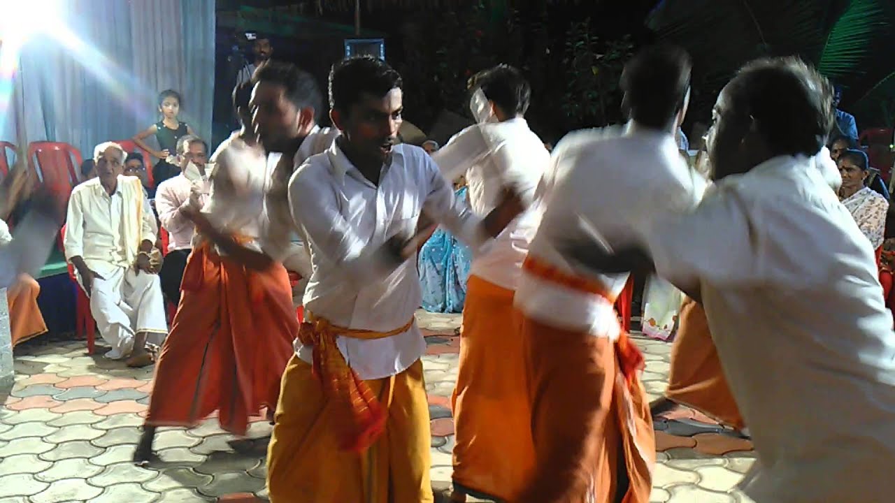 ಕುಣಿತ ಭಜನೆ ಜನಪ್ರಿಯ್ ತಂಡ ಬೀಜಾಡಿ ಗೋಪಾಡಿ (KOLATA) - YouTube