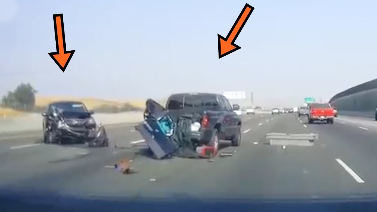 Scary Moments with Crazy Drivers - Dashcam Catches Reckless Driving ...