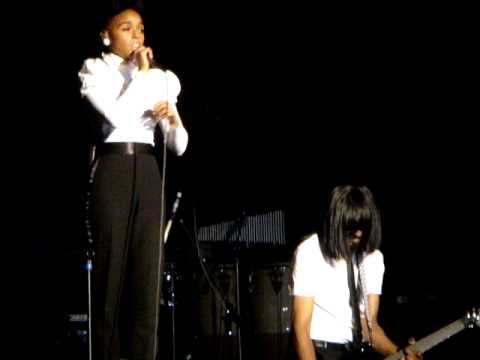 Janelle Monae - Smile - YouTube