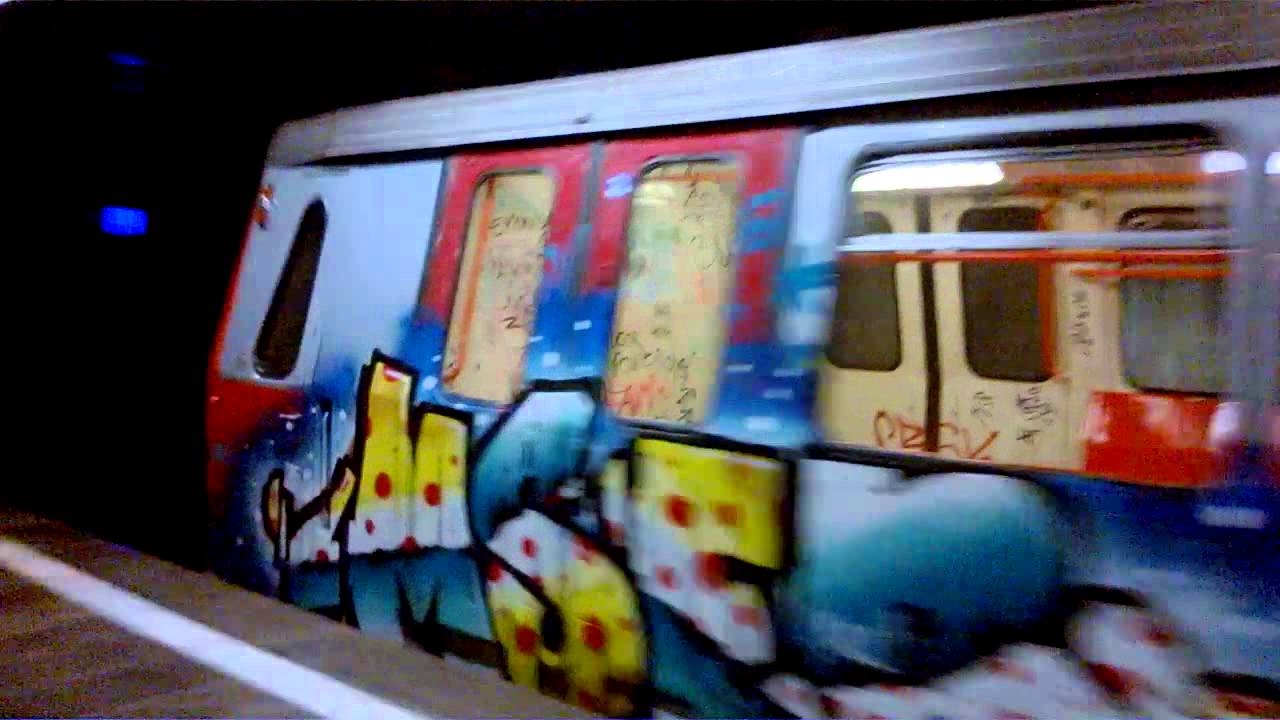 TEM IVA 109+011+177 la Basarab 1 (M1) circulând fără călători în ...