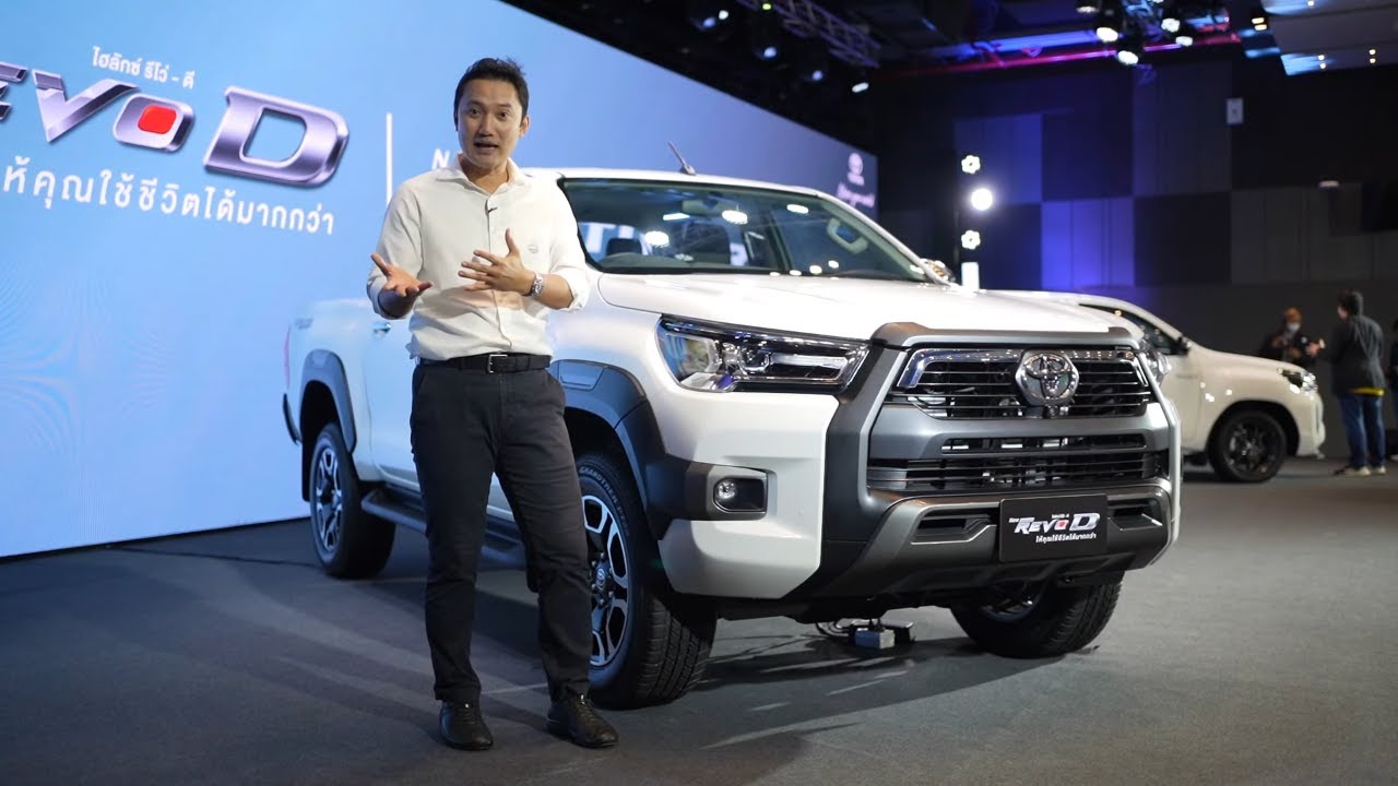 พาชม Toyota Hilux Revo 2023 อัพเกรด Prerunner ขับสองยกสูงด้วยหน้า Rocco ...