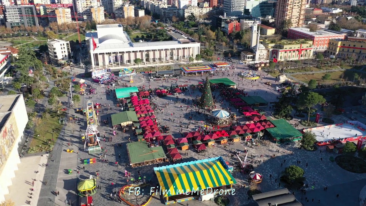 Pamje nga Qendra e Tiranes me sfond "xhamadani Via Via" - YouTube